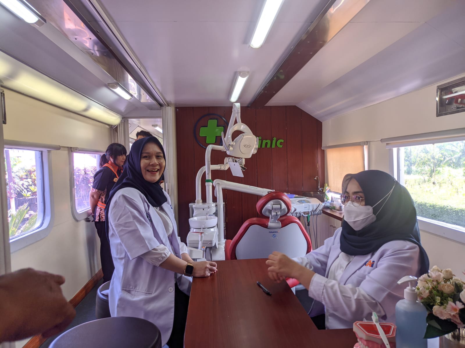 Jauh dari Fasilitas Kesehatan, KAI Sediakan Rail Clinic dan Library di ...